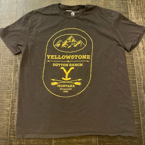 Paramount | Shirts | Yellowstone Dutton Ranch Xl | Poshmark